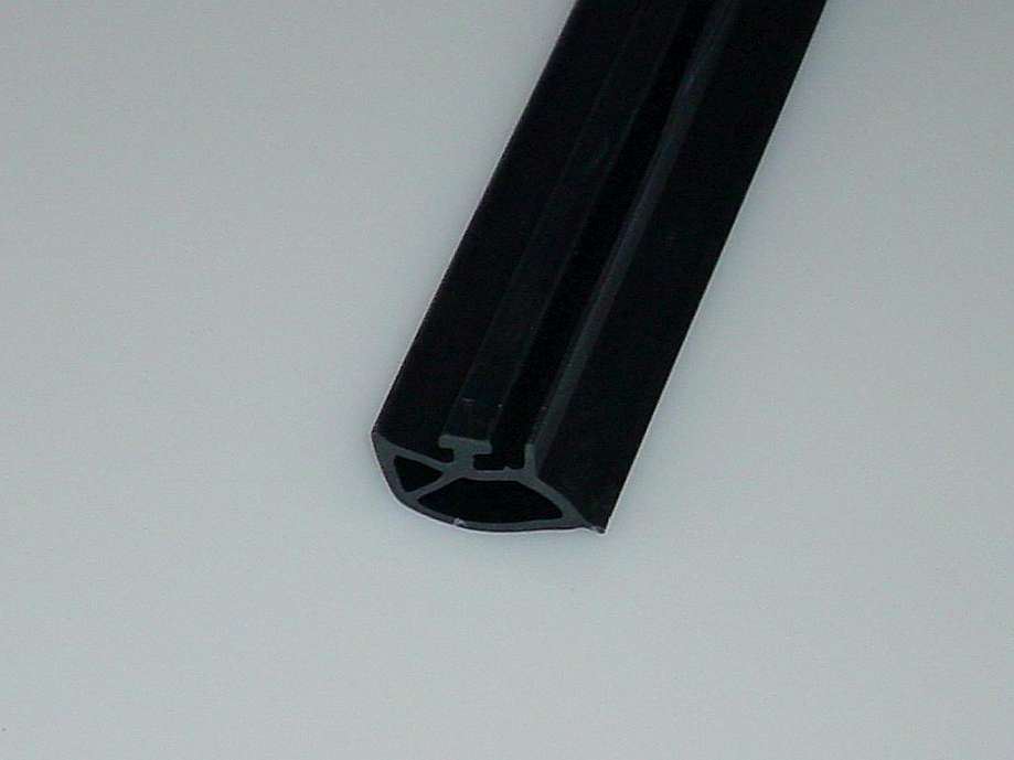 Gummilister og gummiprofiler til døre på lastbiltrailere Kelberg Parts ...